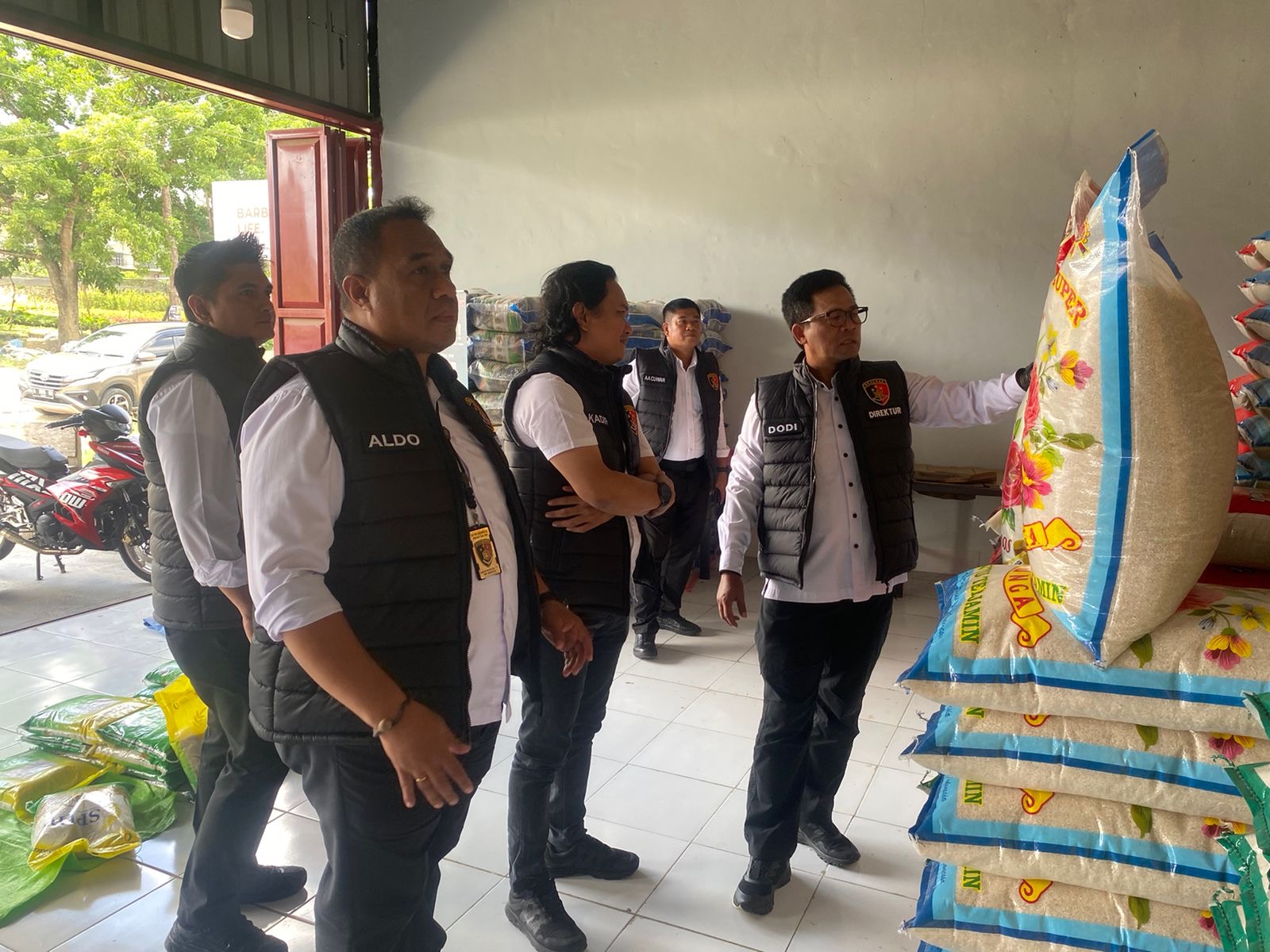Satgas Saber Polda Sultra Pantau Harga Sembako di Pasar Mandonga, Stok ...